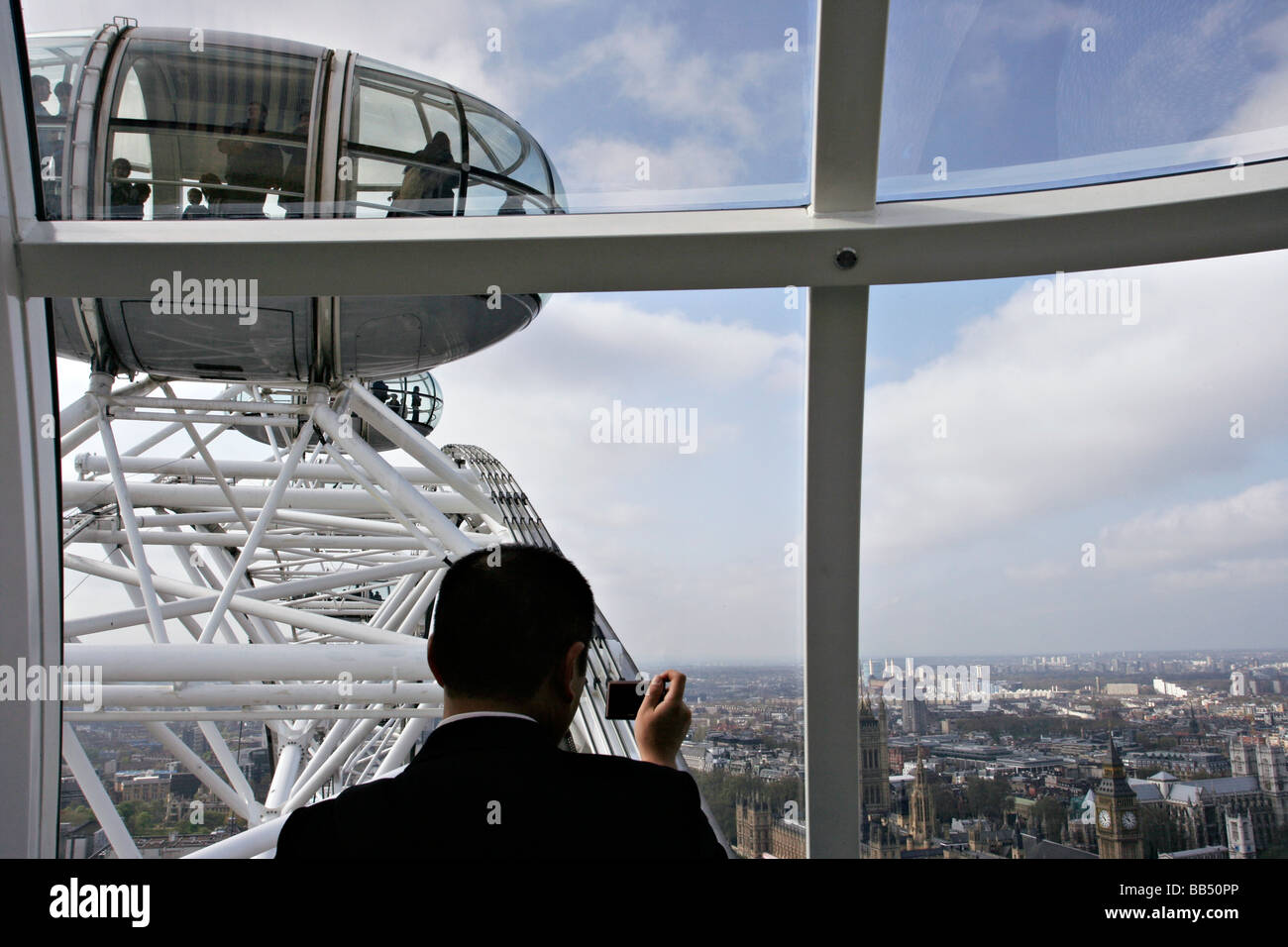 Inside london eye capsule hi-res stock photography and images - Alamy