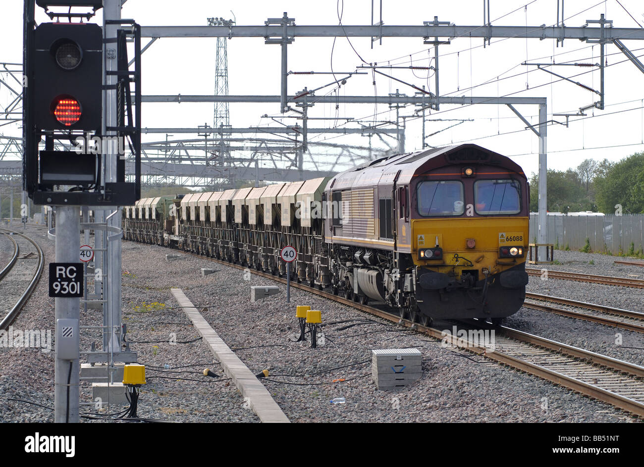 Aggregates train hi-res stock photography and images - Alamy