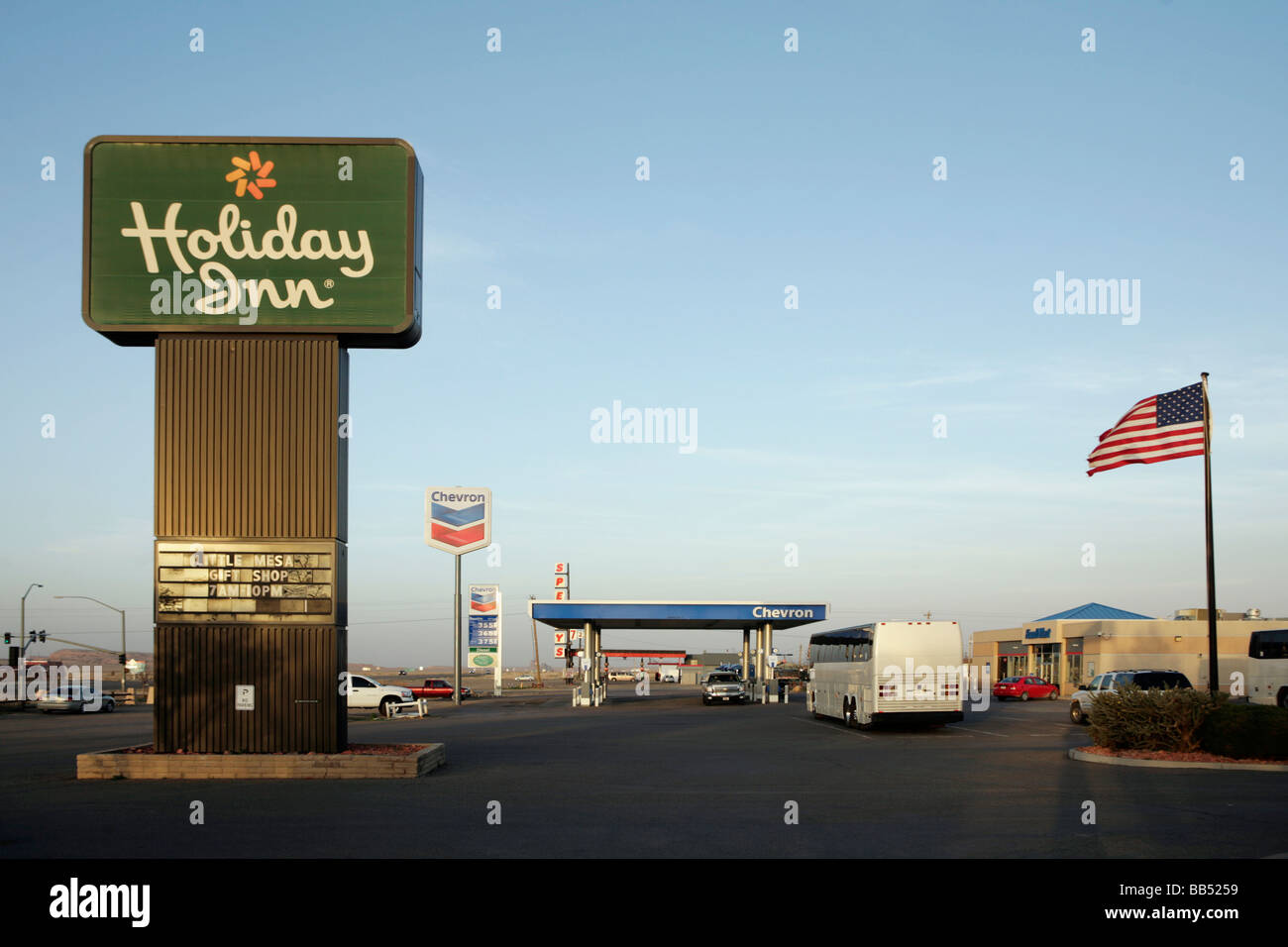 Holiday Inn and Gas Station, Monument valley, Utah Stock Photo - Alamy