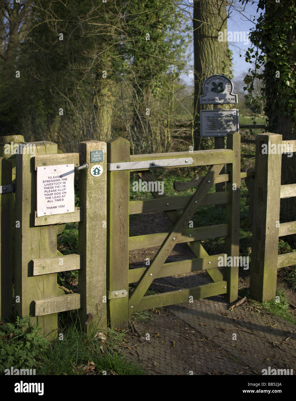 A gate on a footpath Stock Photo - Alamy