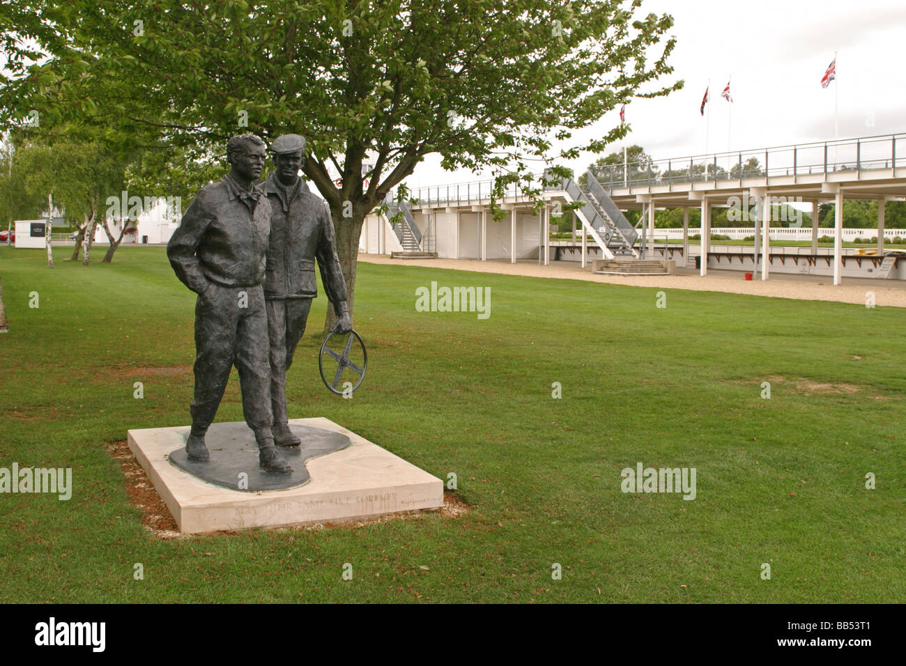Statue of Mike Hawthorn and Frank Lofty England Stock Photo - Alamy
