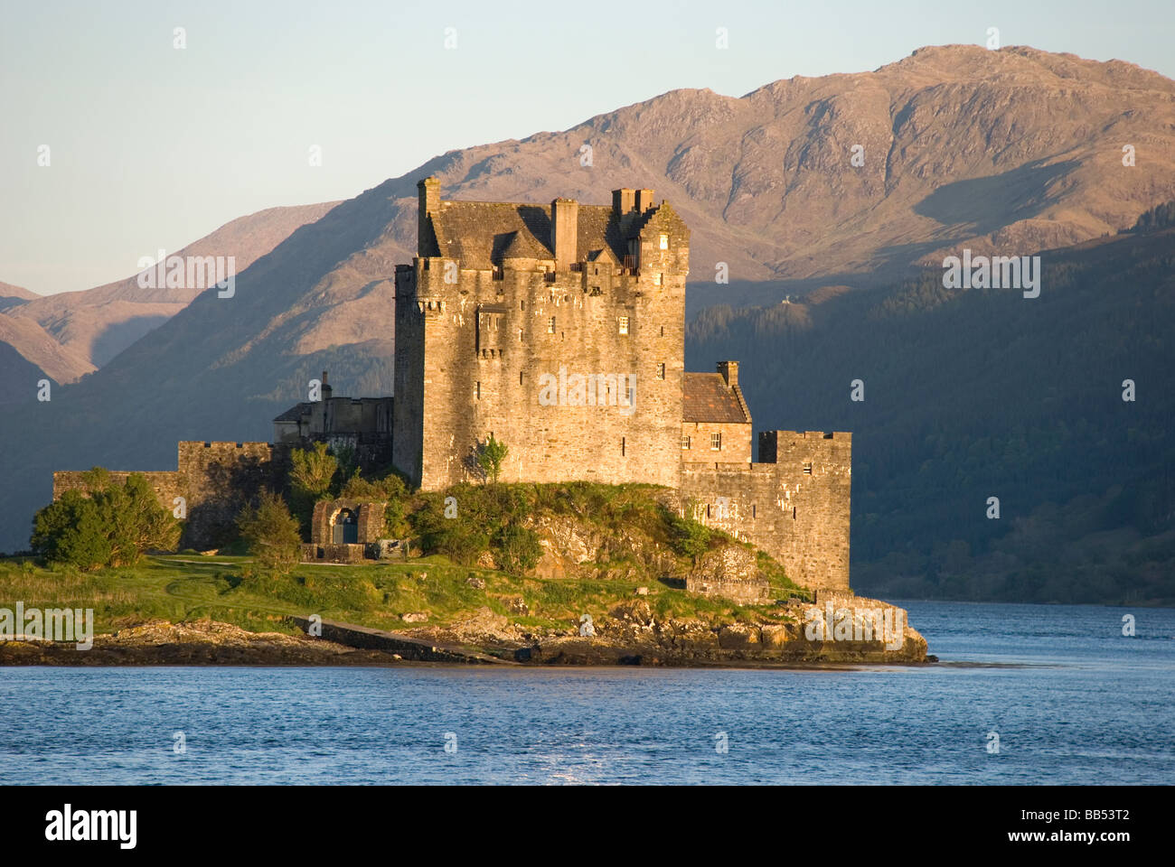 Outlander castle hi-res stock photography and images - Alamy