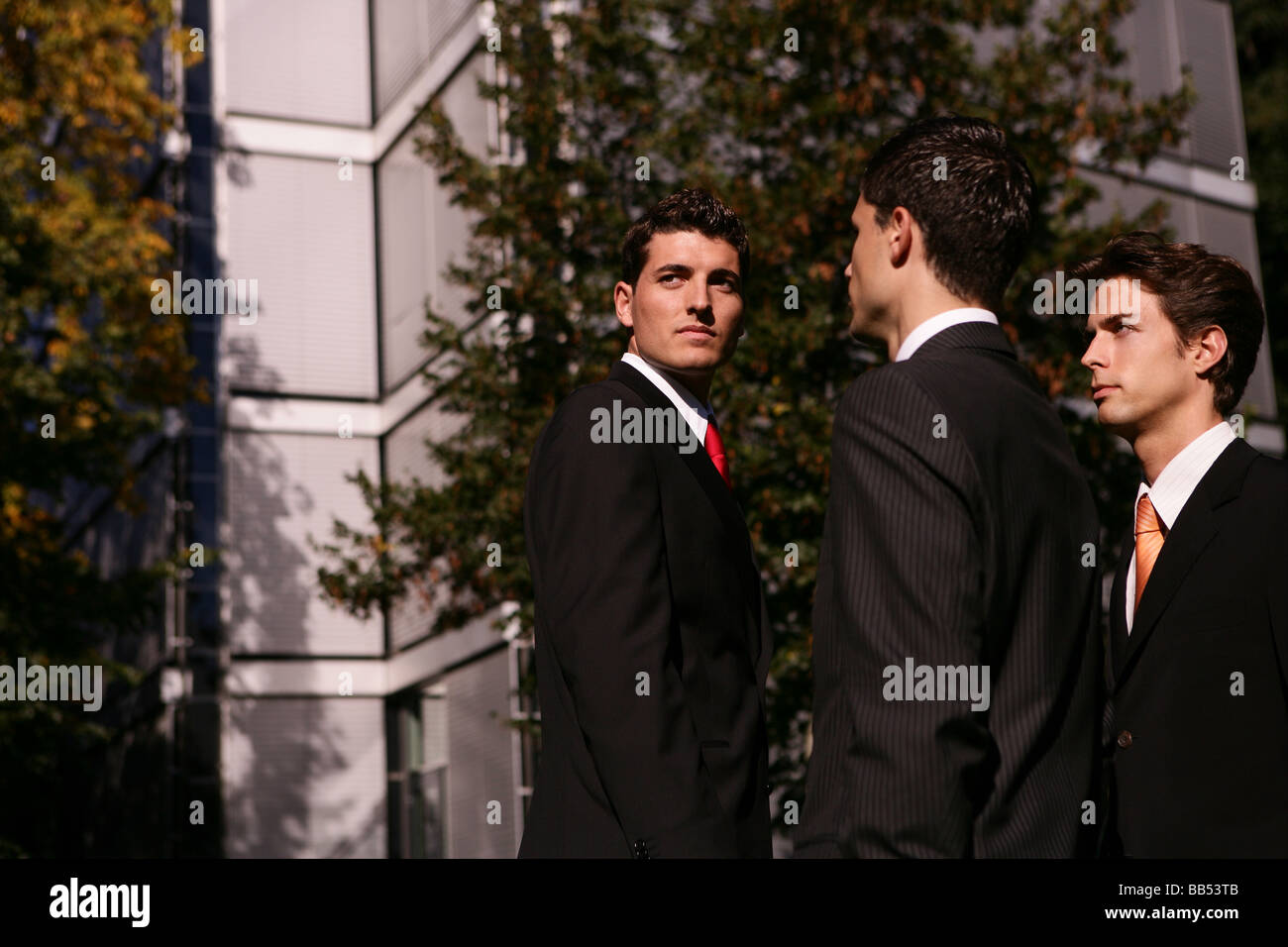 Business people and office exteriors hi-res stock photography and ...