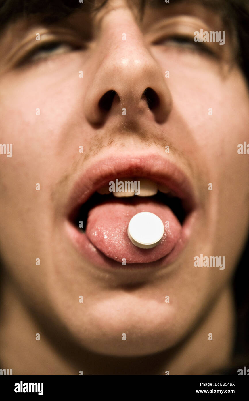 Yellow spinel hi-res stock photography and images - Alamy