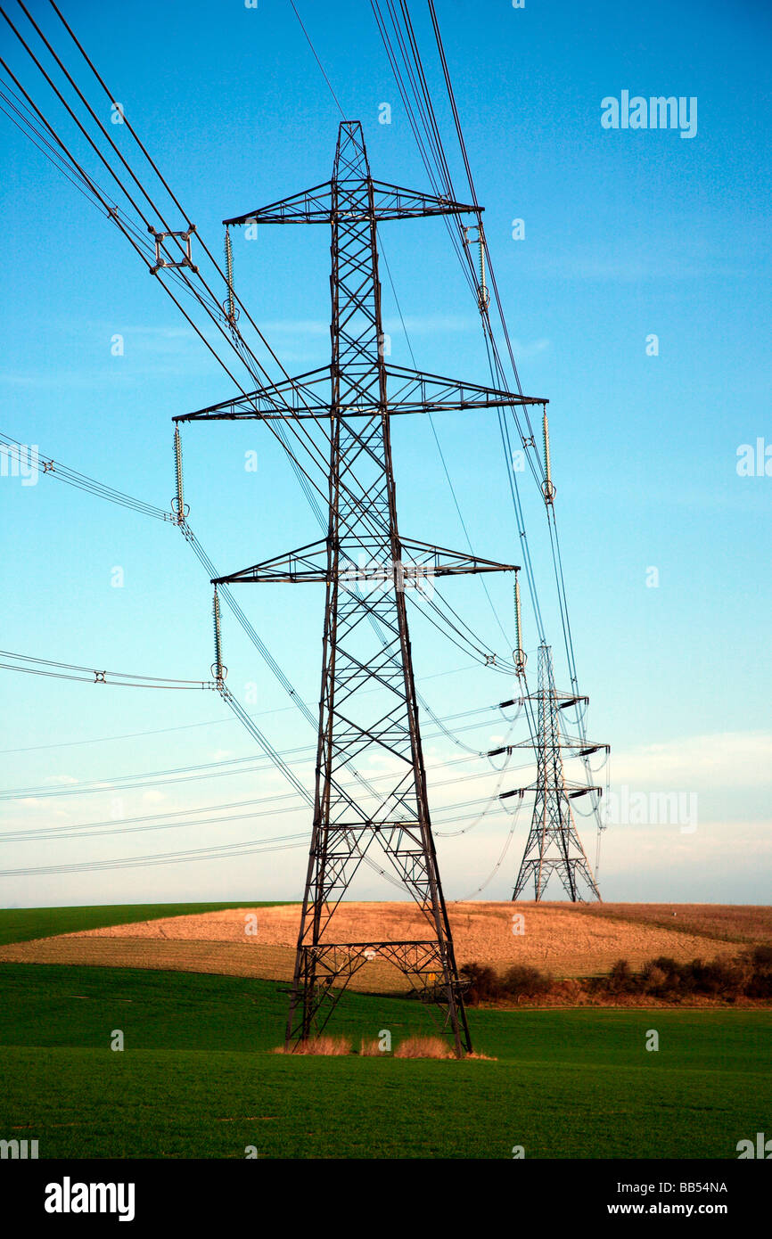 Electricty pylons hi-res stock photography and images - Alamy