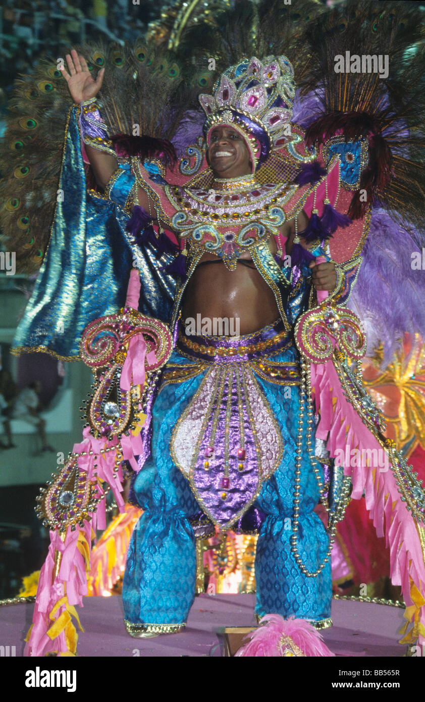 Man Rio Carnival Samba Parade Stock Photos & Man Rio Carnival Samba ...