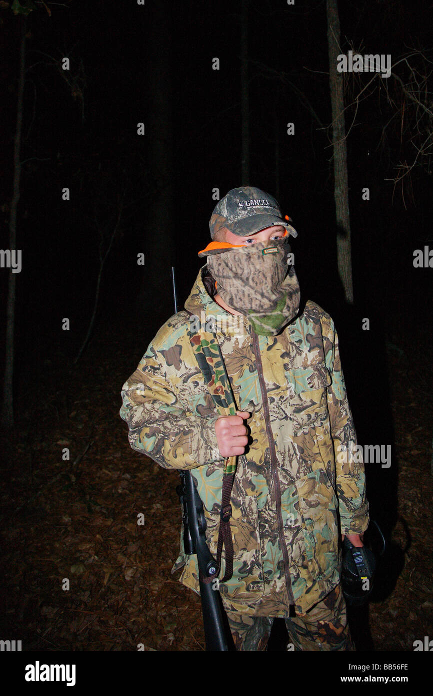 CLOSE UP HUNTER S NIGHT HUNTING WILD BOAR HOG GEORGIA SWAMP MOSSY OAK ...