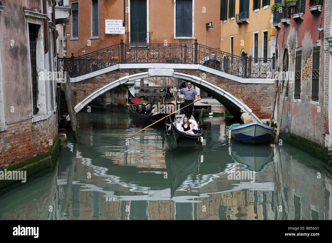 Gondola on backstreet canal, Venice, Venice Province, Veneto Region ...