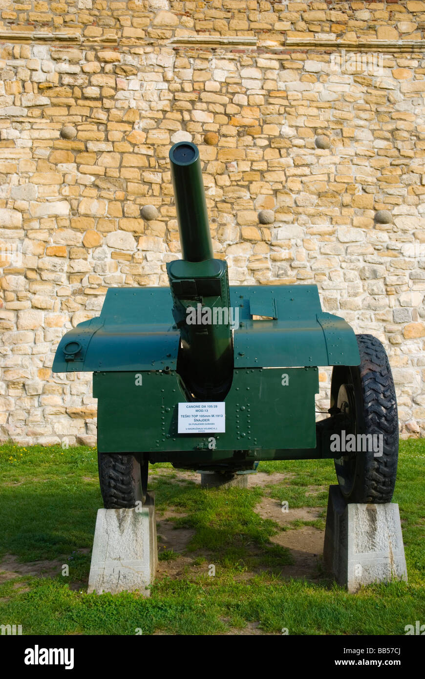 Artillery canon hi-res stock photography and images - Alamy