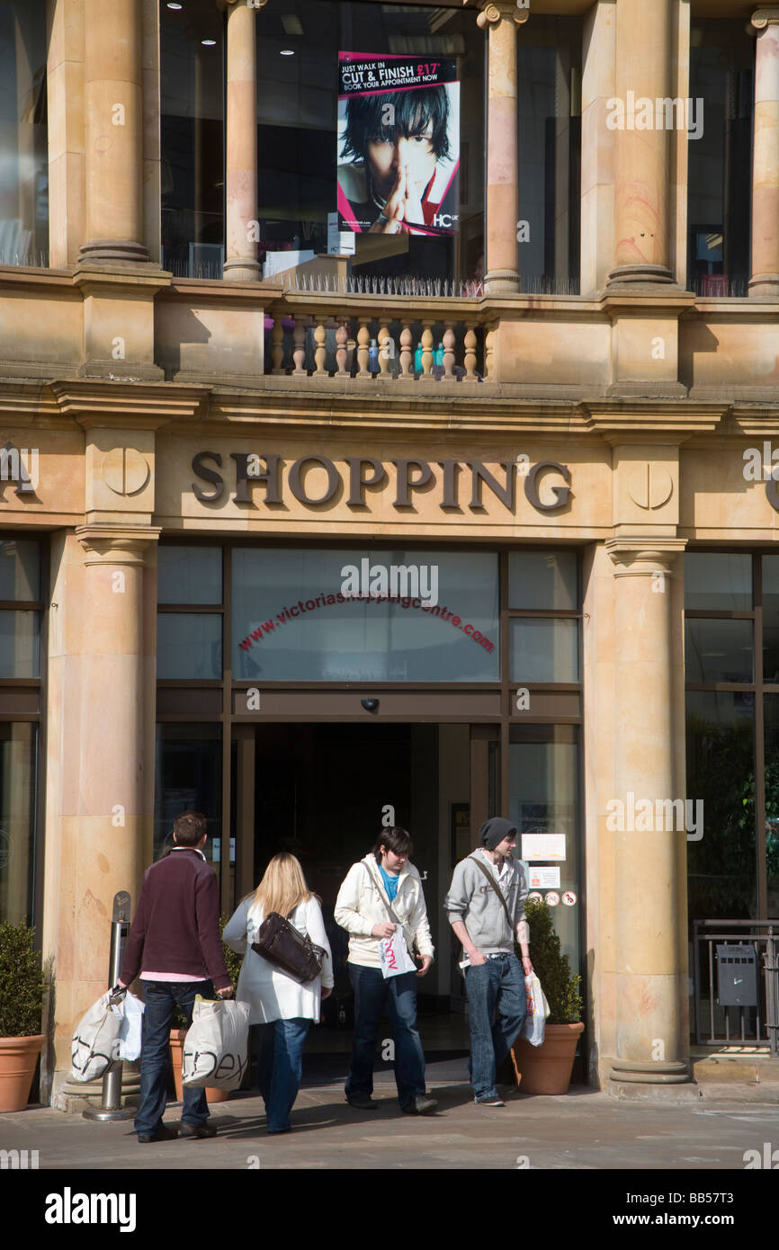 Victoria shopping centre harrogate hi-res stock photography and images ...