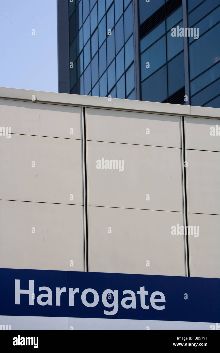 Harrogate rail station hi-res stock photography and images - Alamy