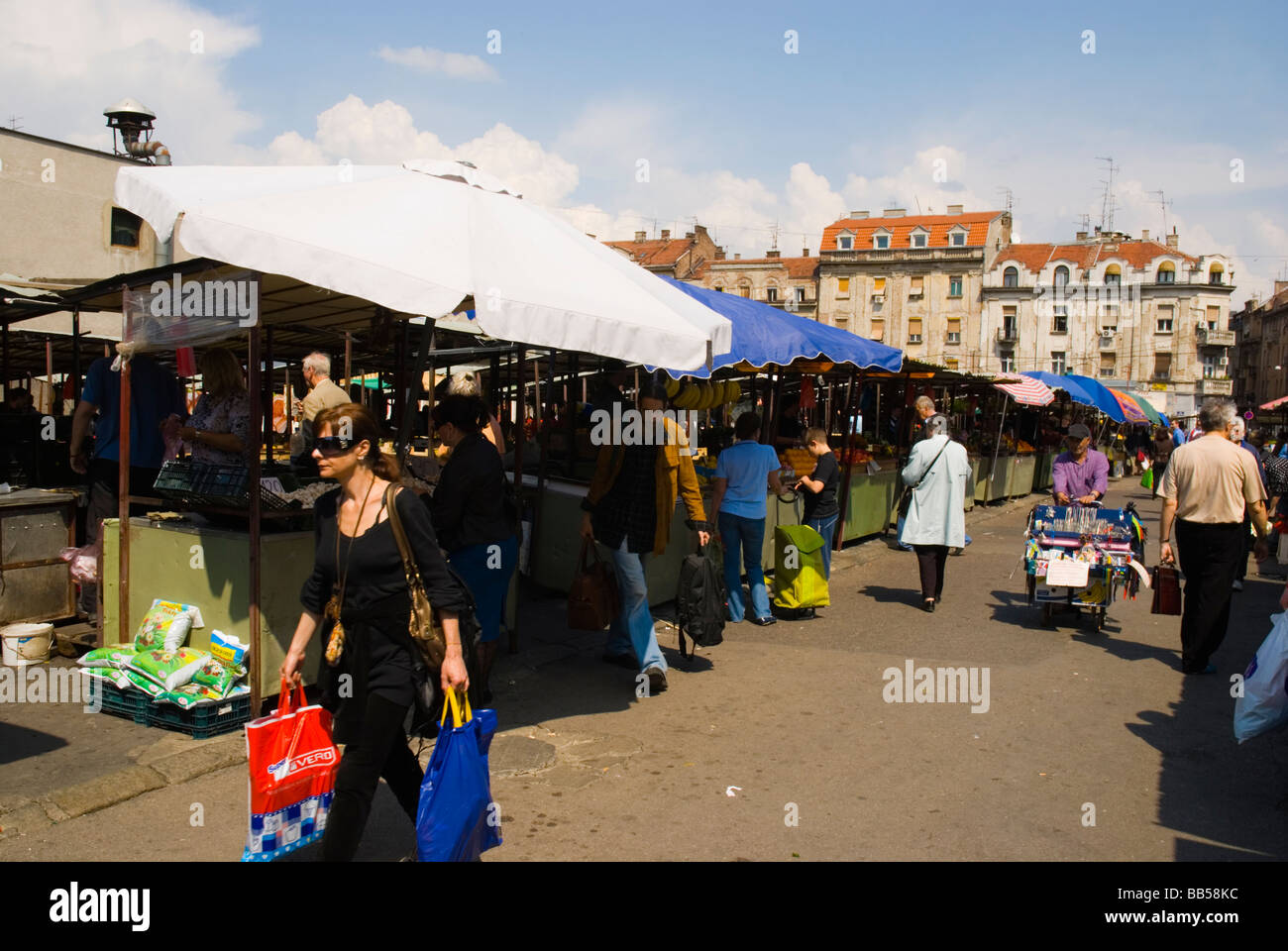 Shopping center grad hi-res stock photography and images - Alamy