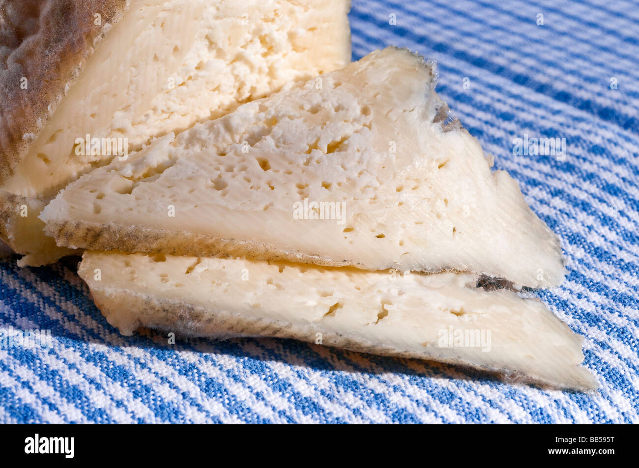Goats cheese slices hi-res stock photography and images - Alamy