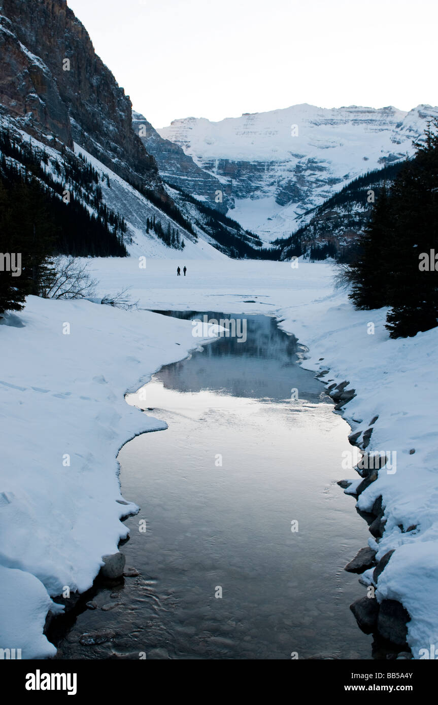 Frozen Lake Louise in winter Part of the Lake Louise Mountain Resort in ...