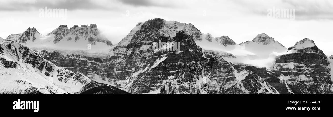 What to see and do in lake louise Black and White Stock Photos & Images - Alamy