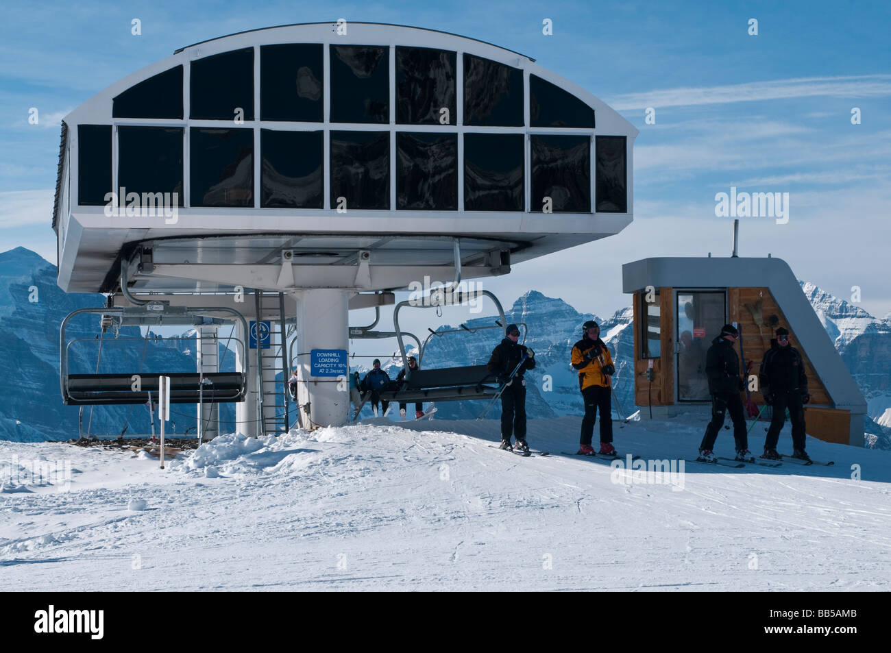 Banff ski lift hi-res stock photography and images - Alamy