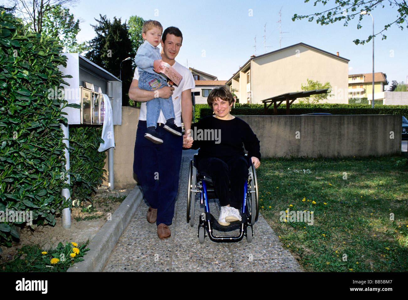 Physically disabled people sport hi-res stock photography and images ...