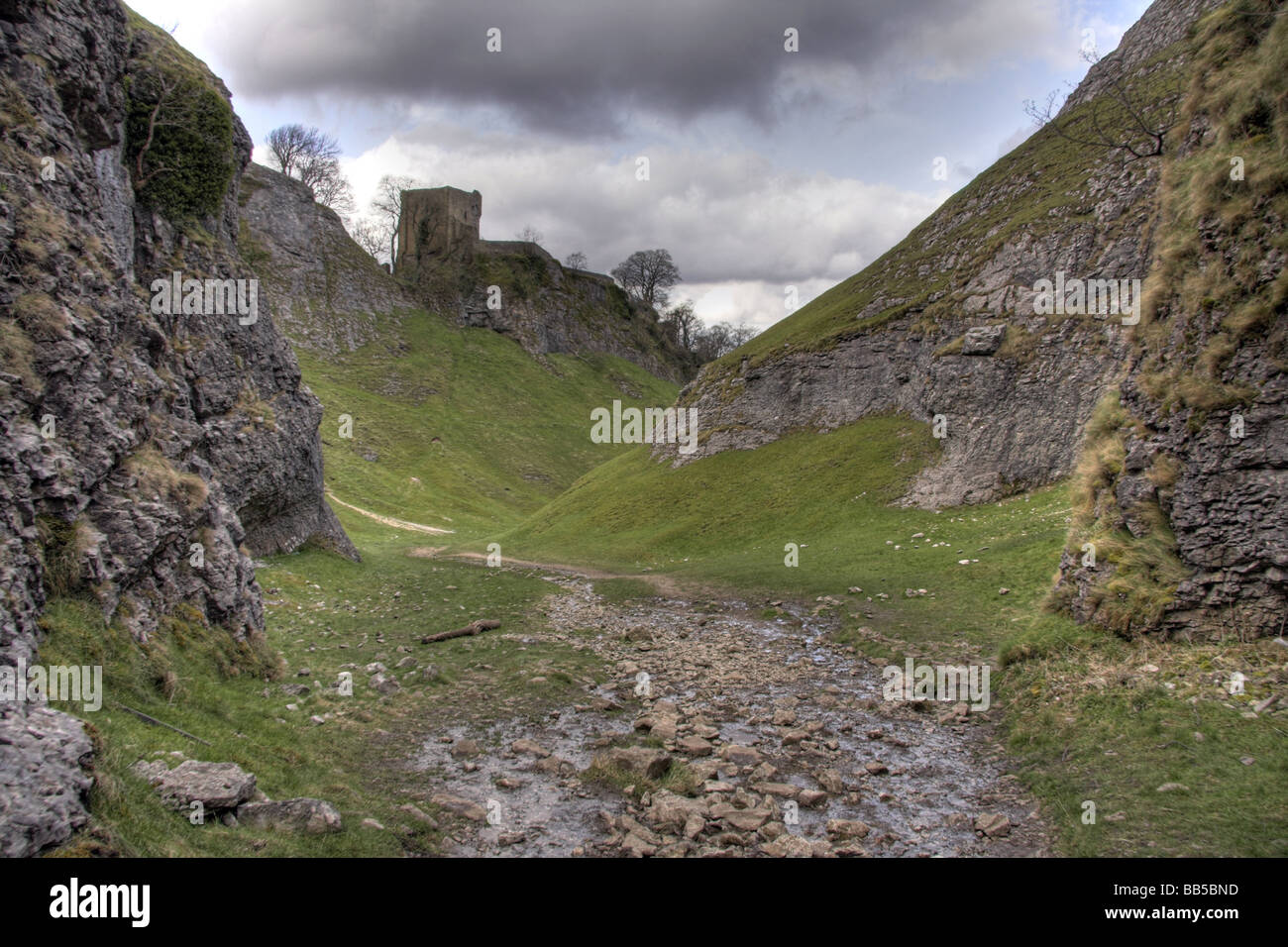 Peveril Castle, Cavedale, Castleton, Peak District, Derbyshire, UK ...