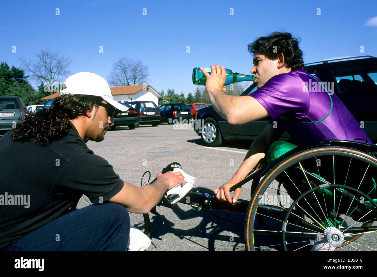 Physically disabled people sport hi-res stock photography and images ...