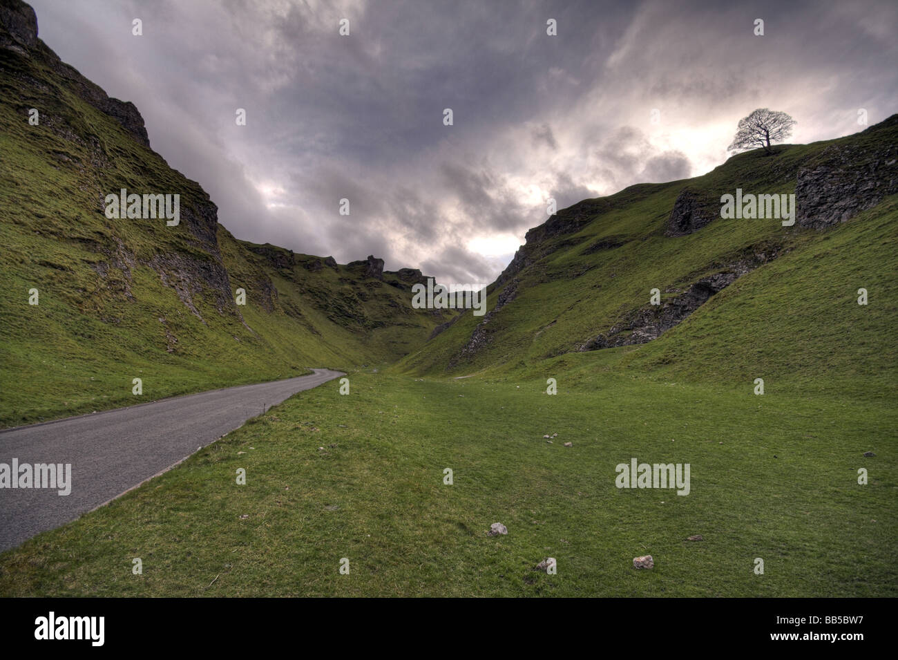 Winnats Pass, Castleton, Peak District, Derbyshire, UK Stock Photo - Alamy