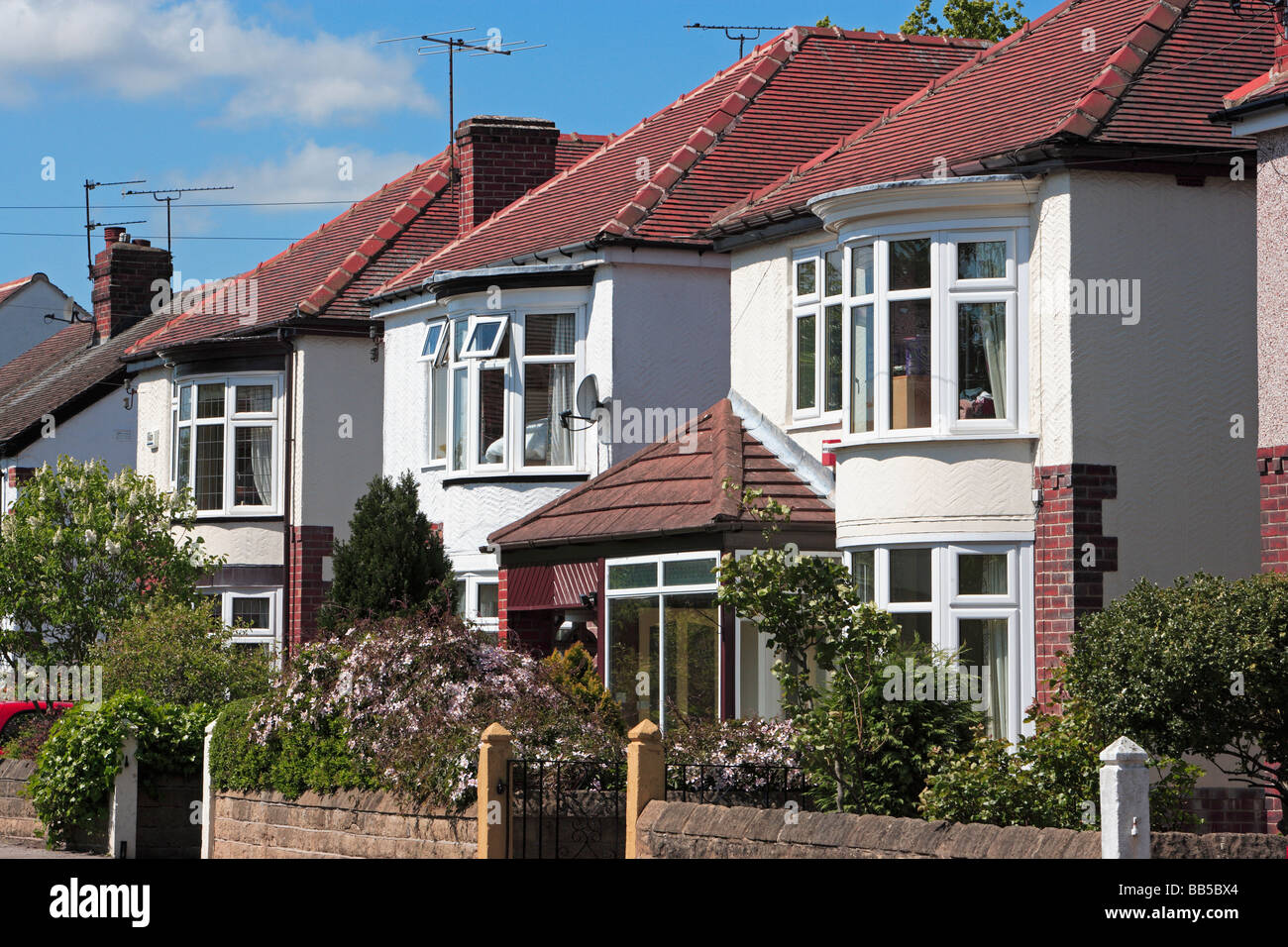 Suburban houses hi-res stock photography and images - Alamy