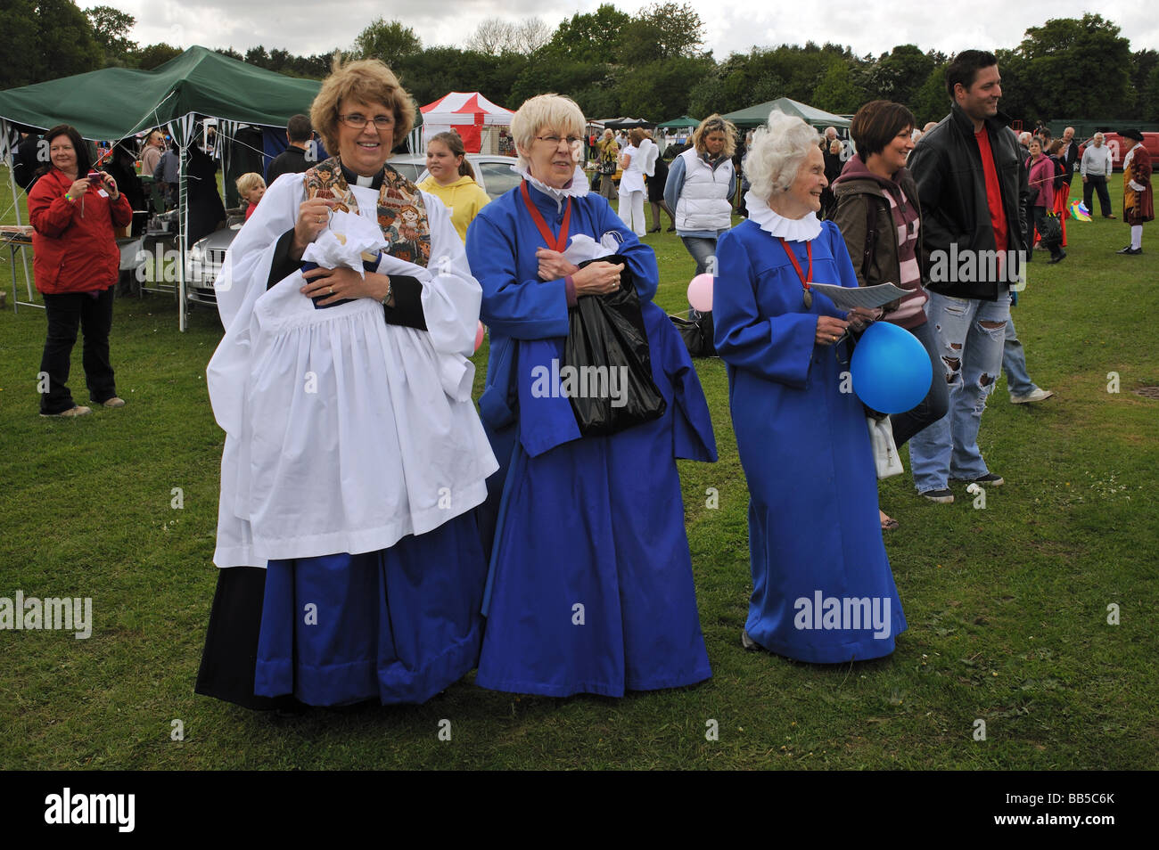 Female vicar hi-res stock photography and images - Alamy