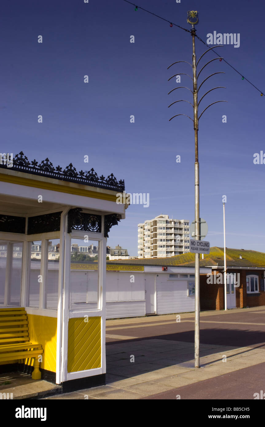 Victorian bus shelter hi-res stock photography and images - Alamy