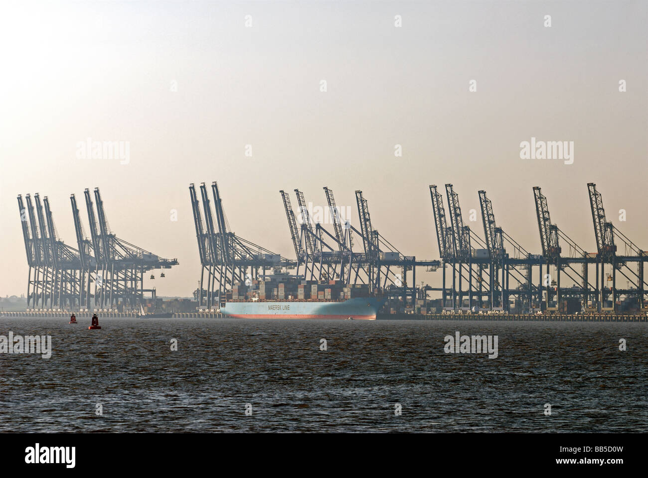Empty shipping containers hi-res stock photography and images - Alamy