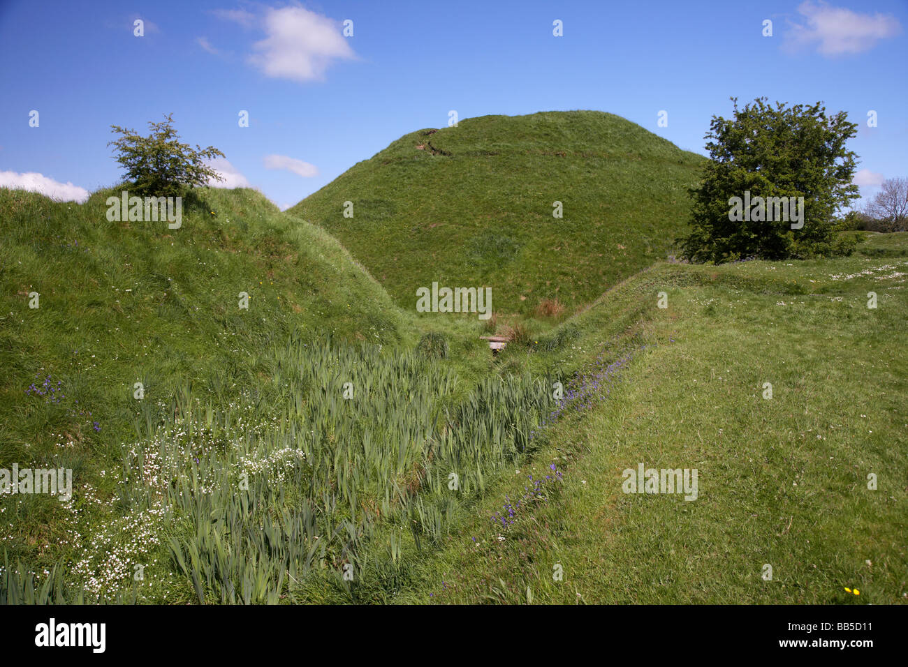 Dromore mound hi-res stock photography and images - Alamy