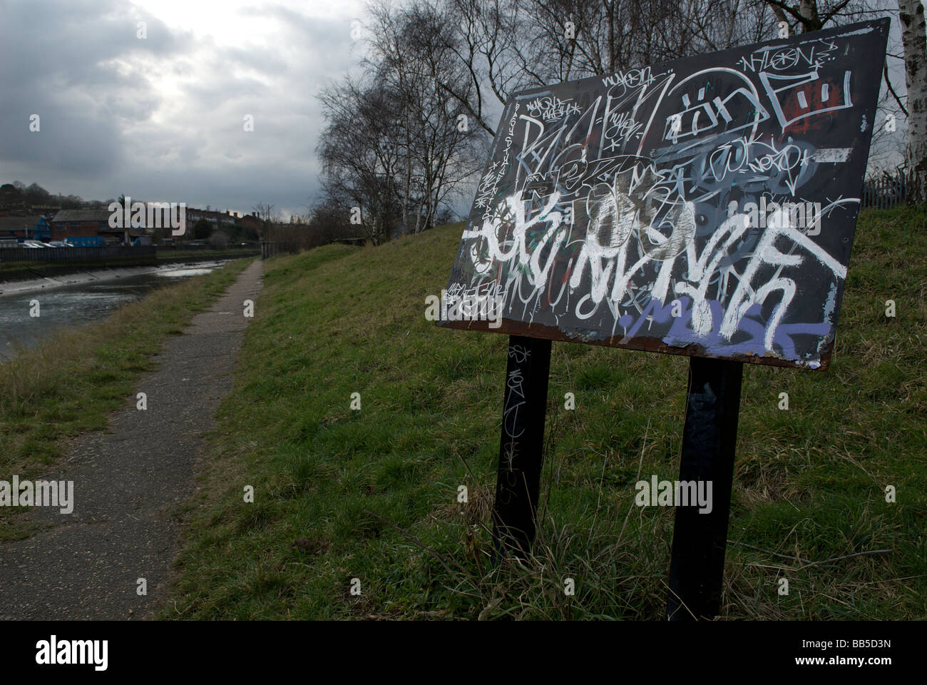 Spray paint tags hi-res stock photography and images - Alamy