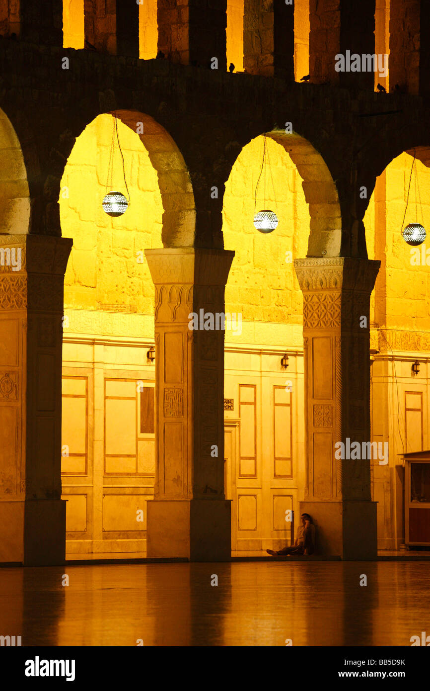 Damas mosque damascus courtyard hi-res stock photography and images - Alamy