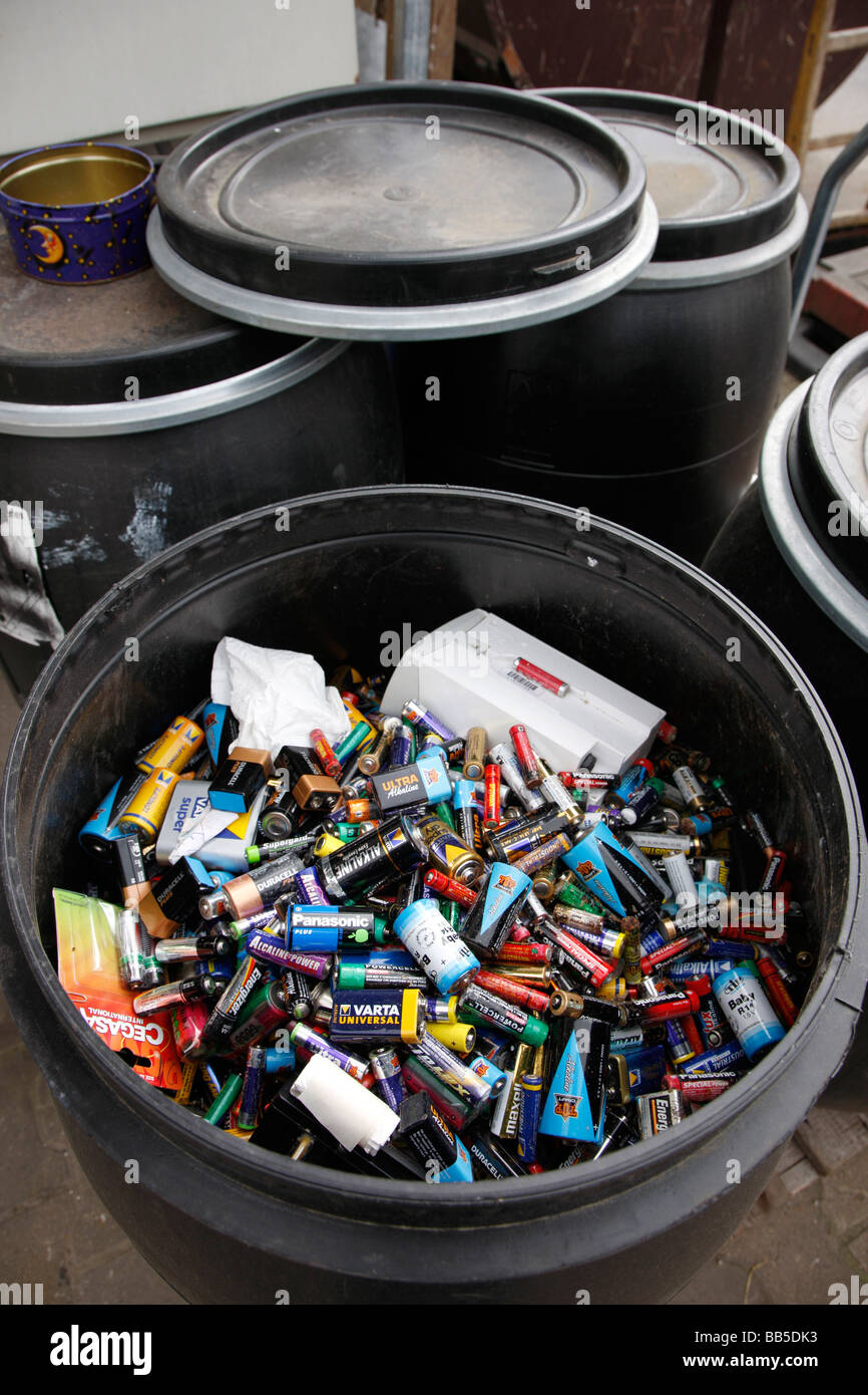 Municipal recycling centre for private households, Disposal of waste of ...