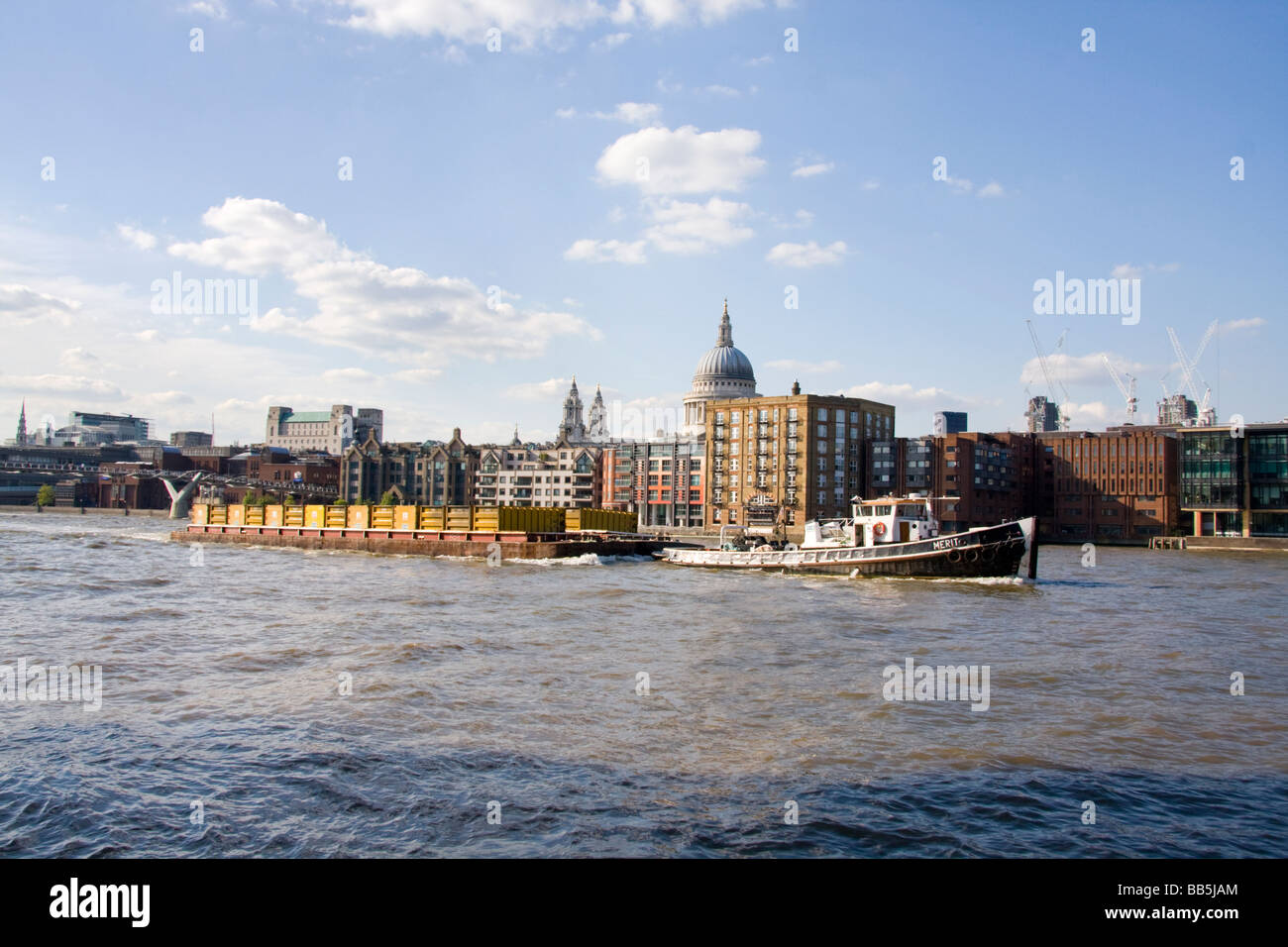 Garbage barge hi-res stock photography and images - Alamy