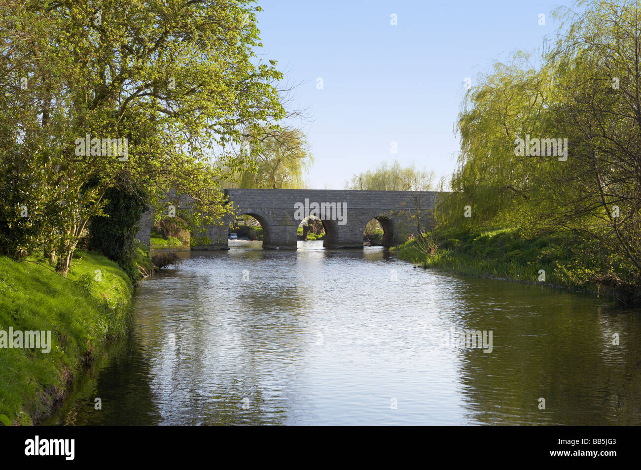 Bridge over the Great Stour River Wye Kent England Stock Photo - Alamy