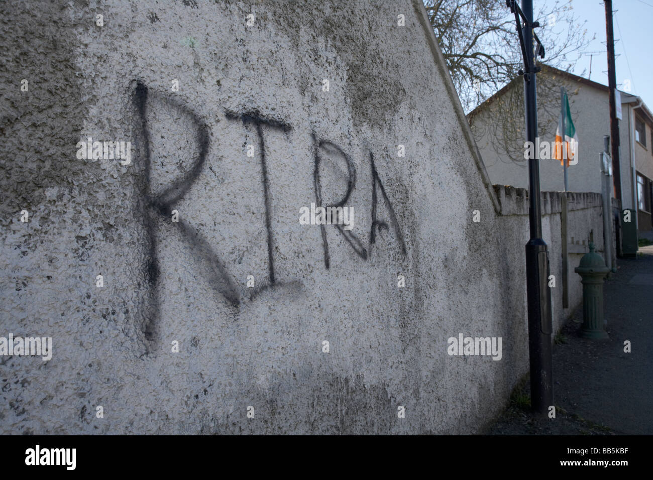 Graffiti on a wall in cullyhanna south armagh supporting the dissident ...