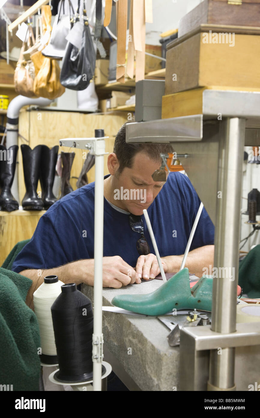 Traditional shoemaker workshop Stock Photo - Alamy