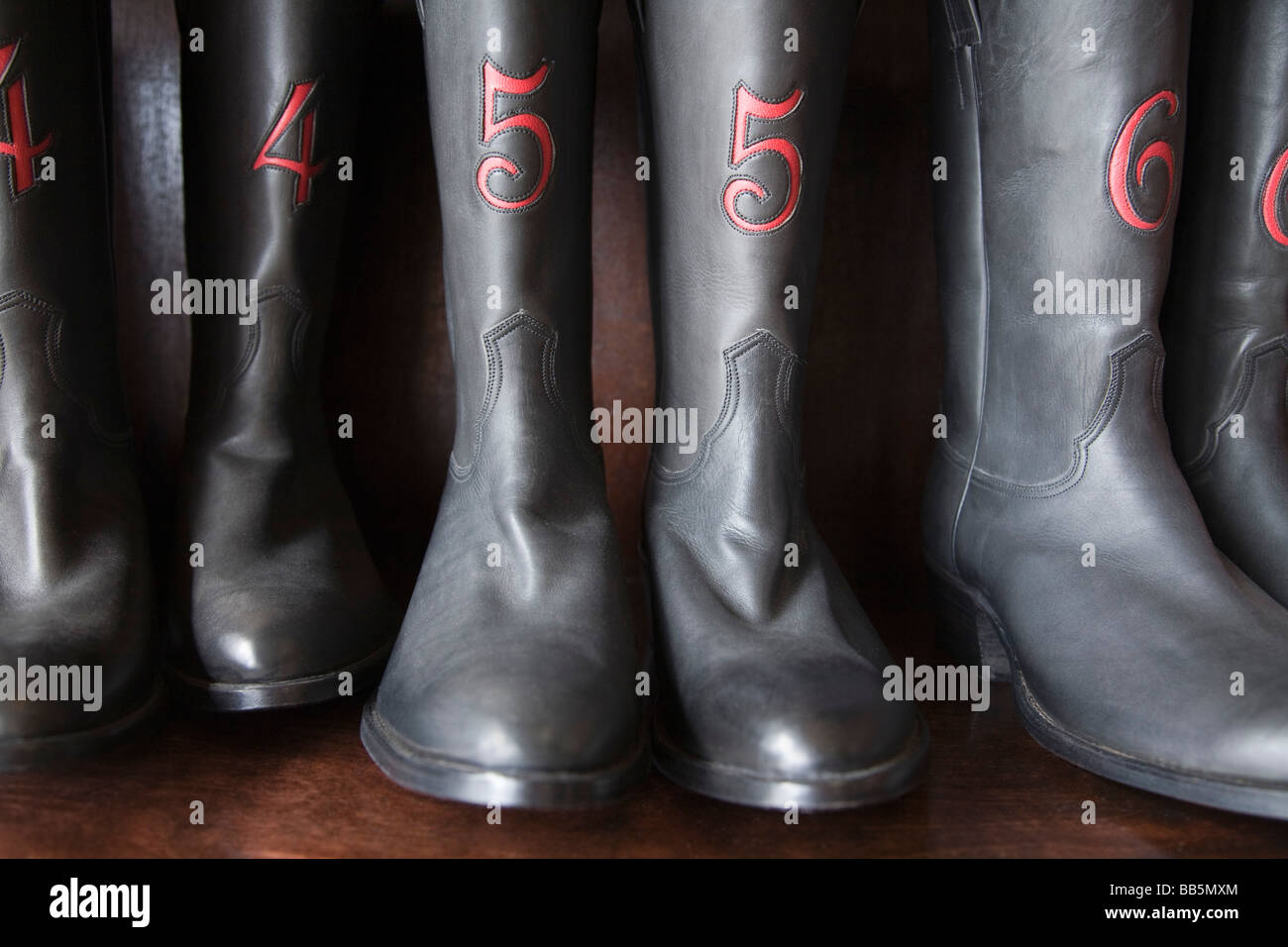 Traditional shoemaker workshop Stock Photo - Alamy