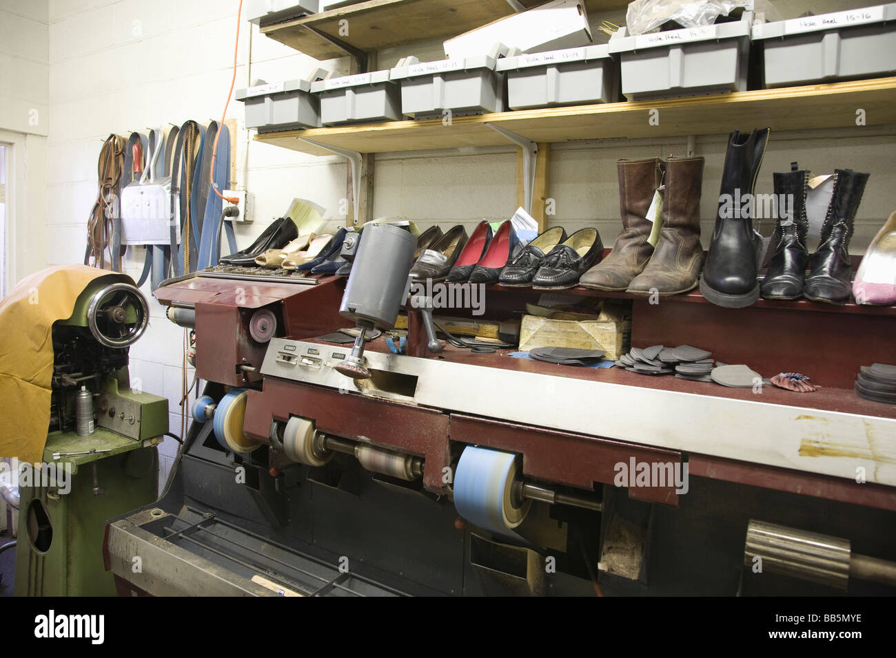 Traditional shoemaker workshop Stock Photo - Alamy