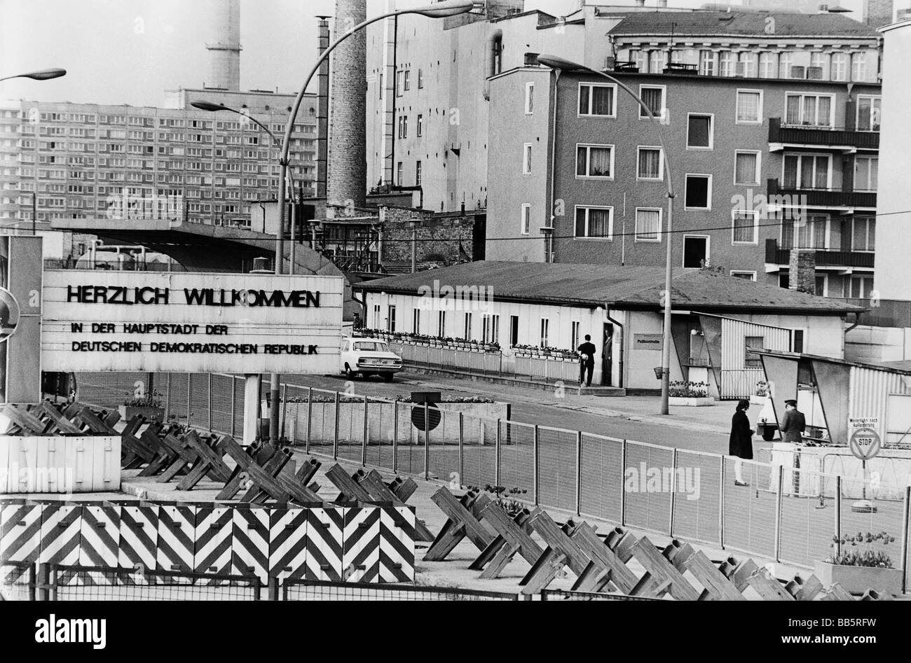 1970s welcome sign Black and White Stock Photos & Images - Alamy