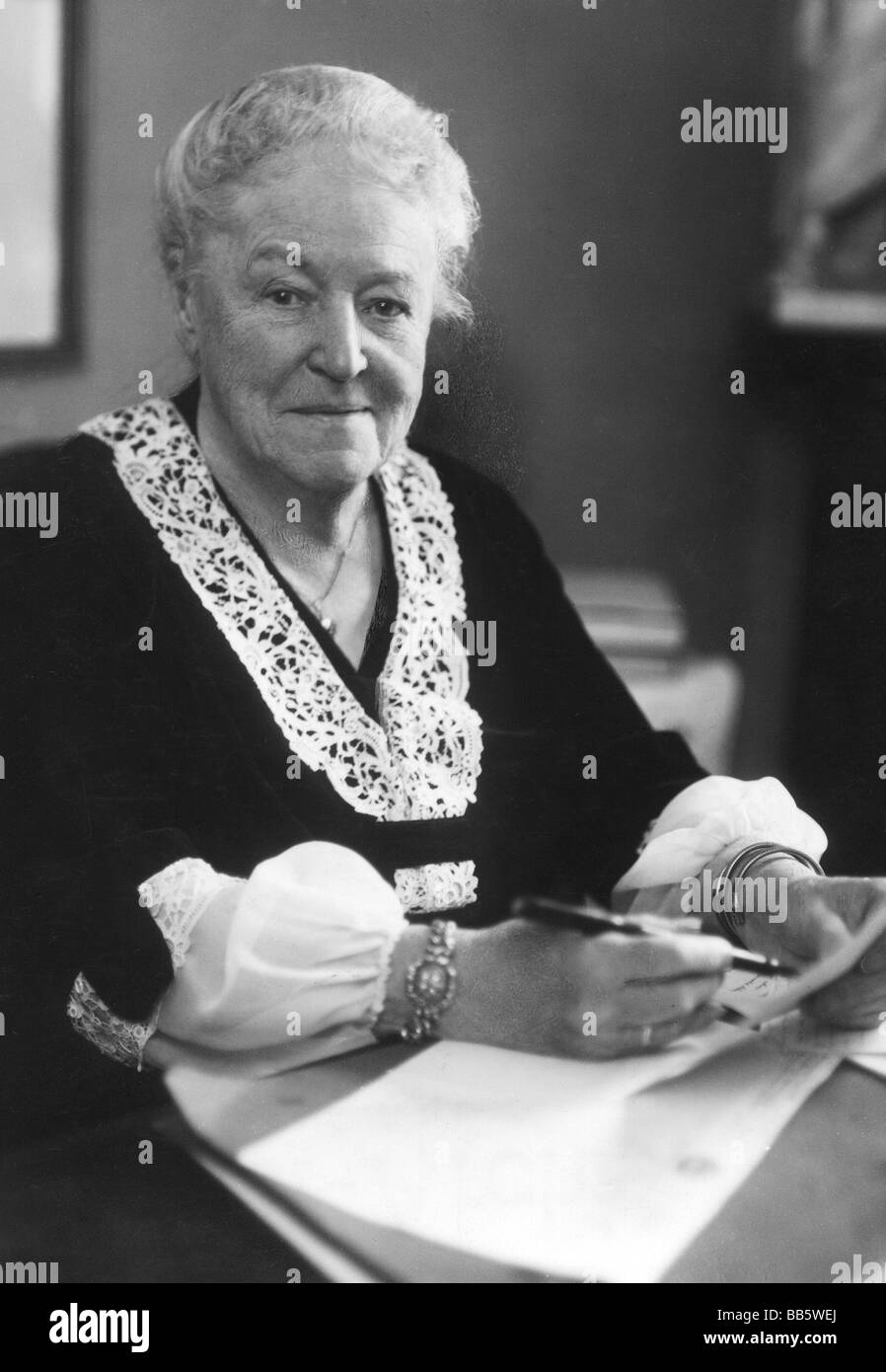 Heyl, Hedwig, 3.5.1850 - 23.1.1934, German author / writer, half length ...