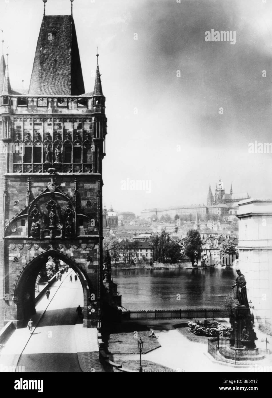 Charles bridge river view Black and White Stock Photos & Images - Alamy