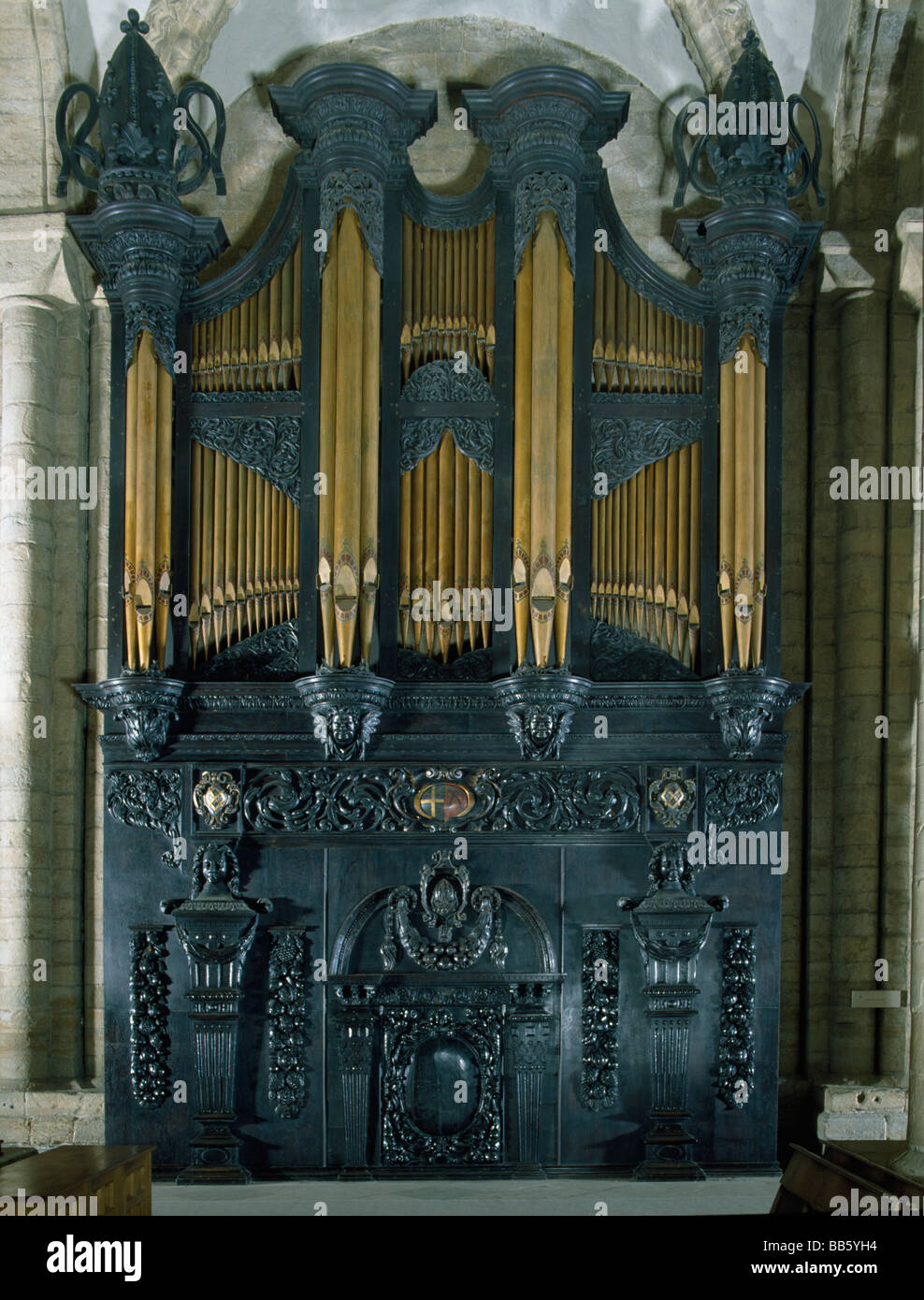 Organ case hi-res stock photography and images - Alamy