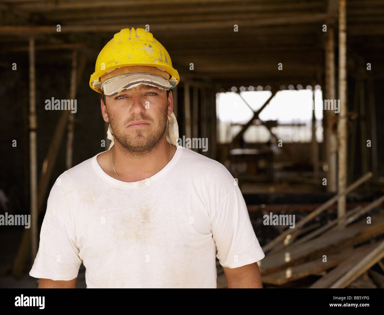 Hispanic worker on construction site Stock Photo - Alamy