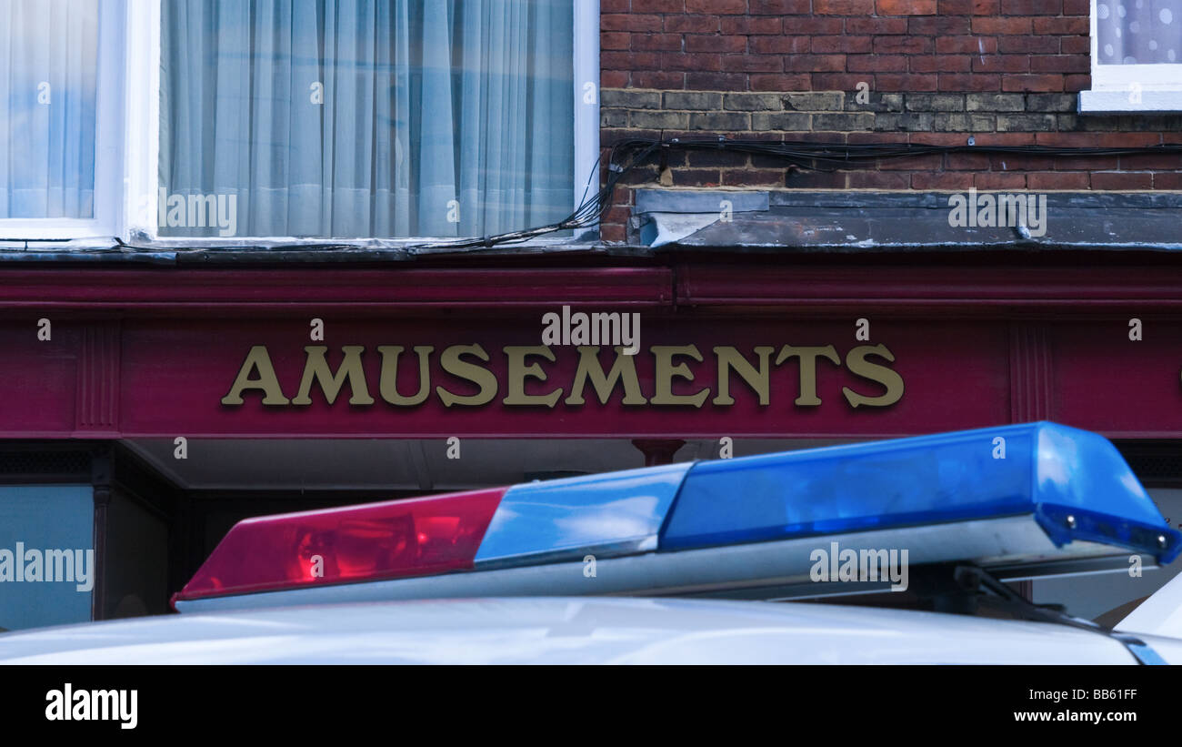 Police notice board hi-res stock photography and images - Alamy