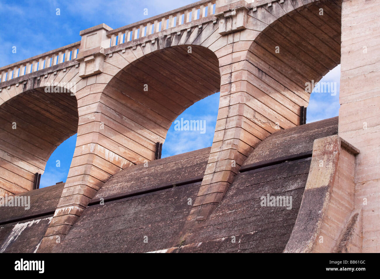 Concrete supporting arches hi-res stock photography and images - Alamy