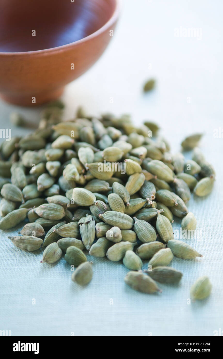 Cardamom pods hi-res stock photography and images - Alamy