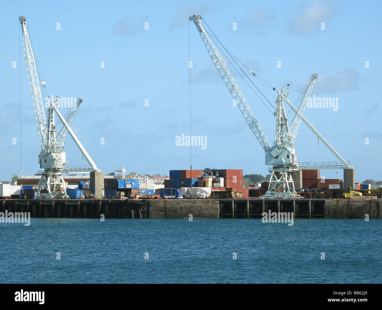 2 crane islands hi-res stock photography and images - Alamy