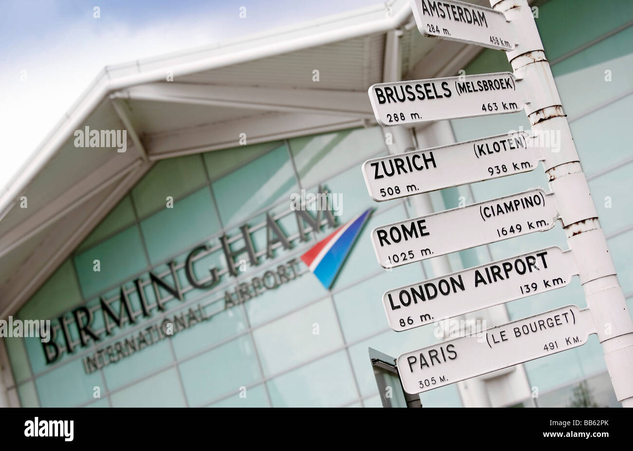 Fingerpost hi-res stock photography and images - Alamy