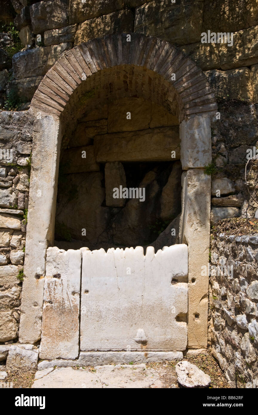 Romans well hi-res stock photography and images - Alamy
