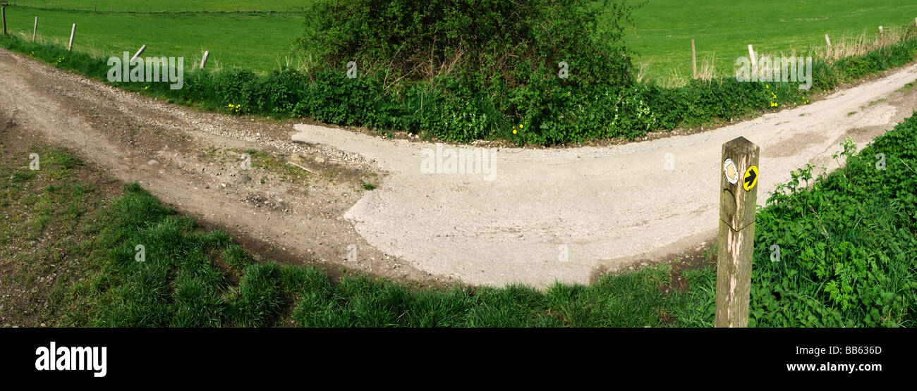 The evesham road sign hi-res stock photography and images - Alamy